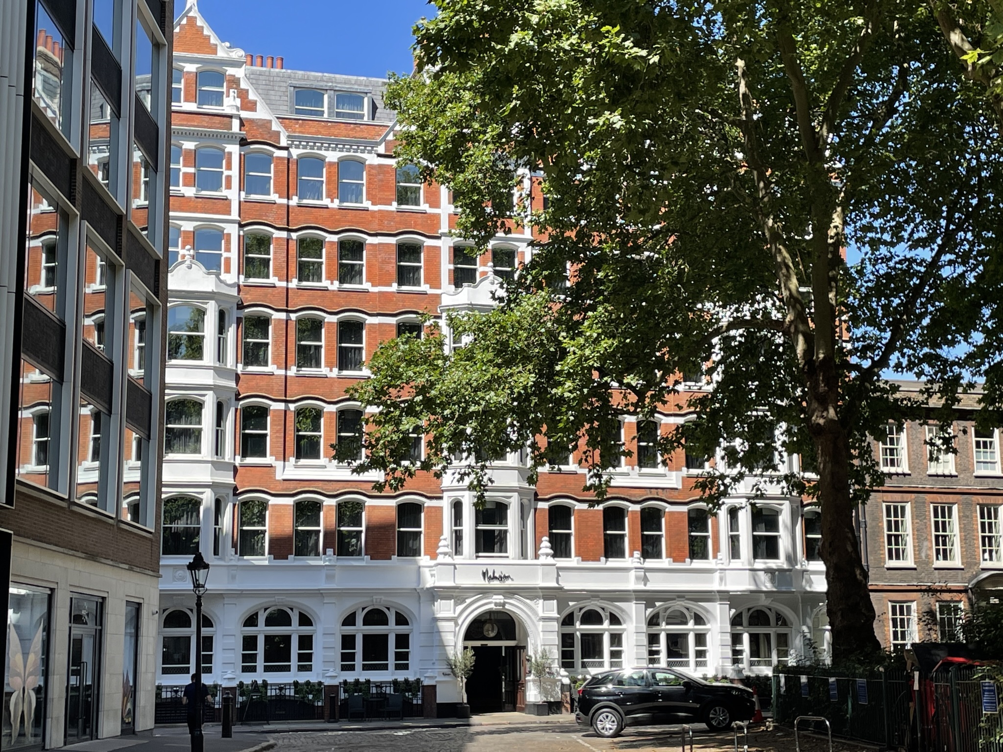 Charterhouse Square, Farringdon, London EC1 – John Keller | My Kind of Town